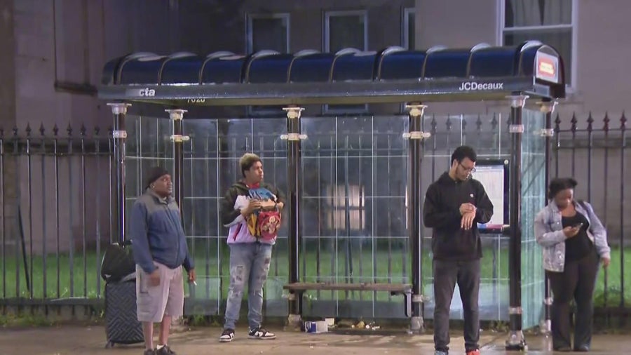 Several people robbed at Chicago bus stop - CBS Chicago