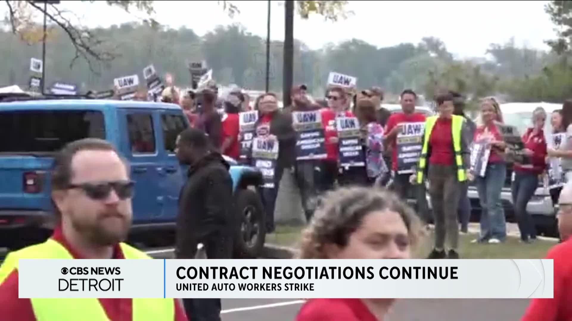 Detroit police officer shoots at driver after being struck by vehicle ...