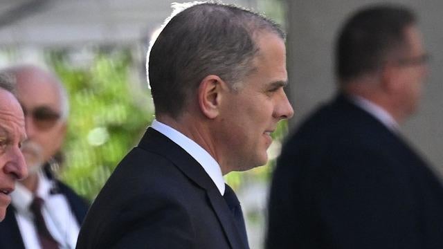 Hunter Biden pleads not guilty at arraignment on felony gun charges - CBS News