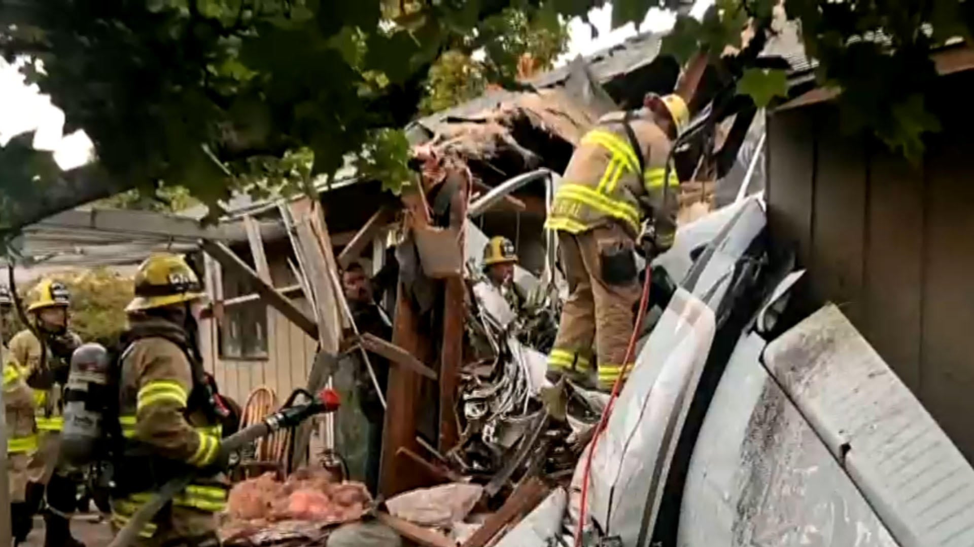 Dramatic video shows plane moments before it crashed into Oregon home ...