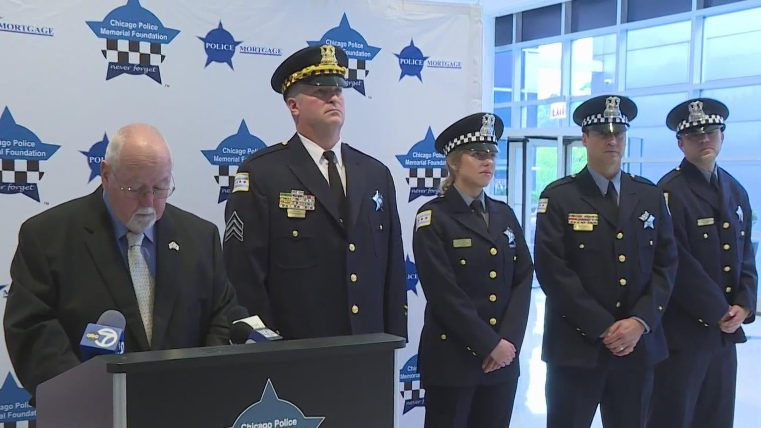 Chicago police honor 6 for "Officers of the Month" - CBS Chicago