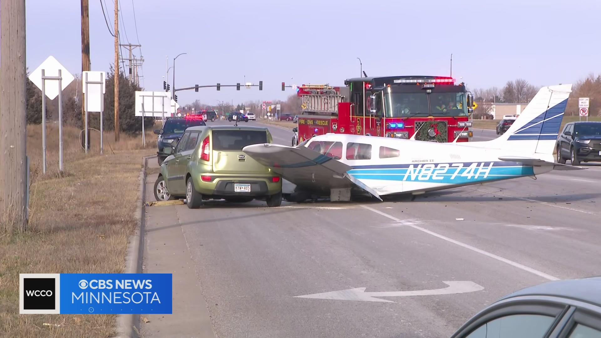 Small plane crashes into vehicle on busy Minnesota highway - CBS Minnesota