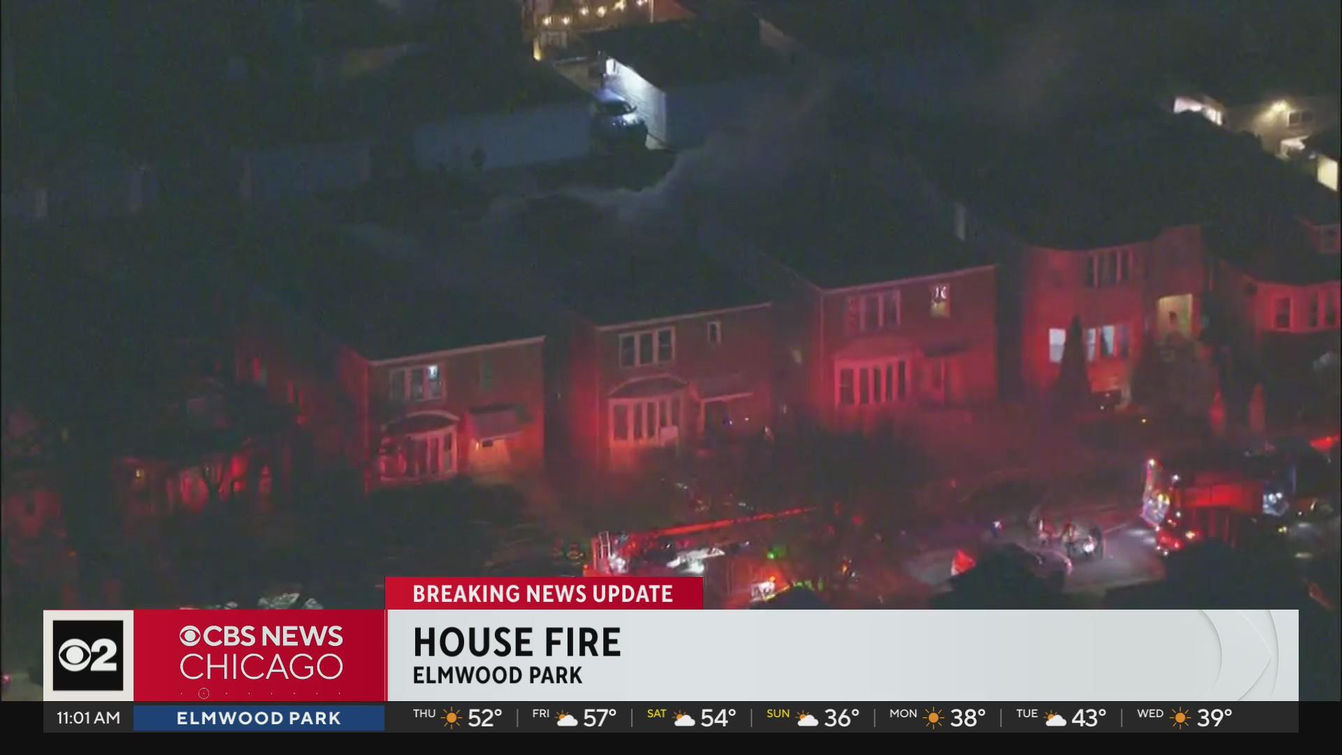 Fire spreads to 3 houses in west Chicago suburb - CBS Chicago