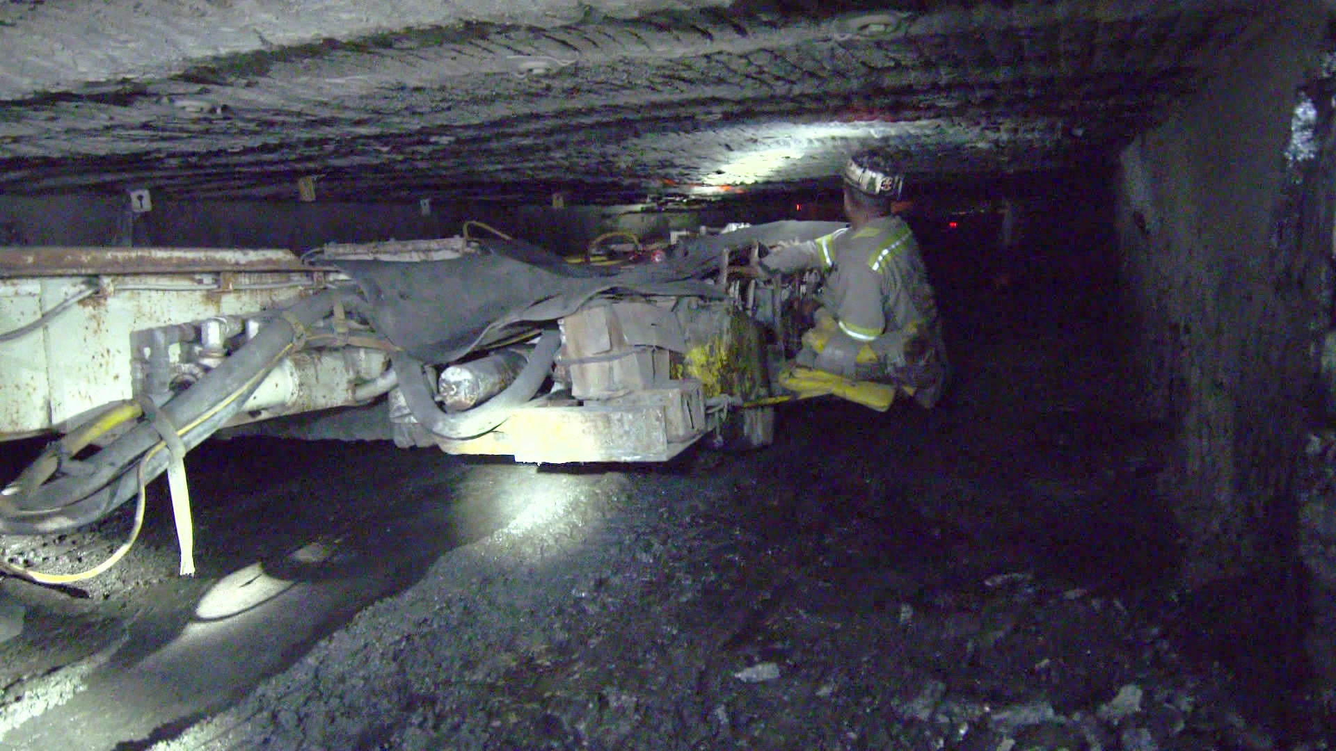 The increasing hazard of black lung disease facing coal miners - CBS News