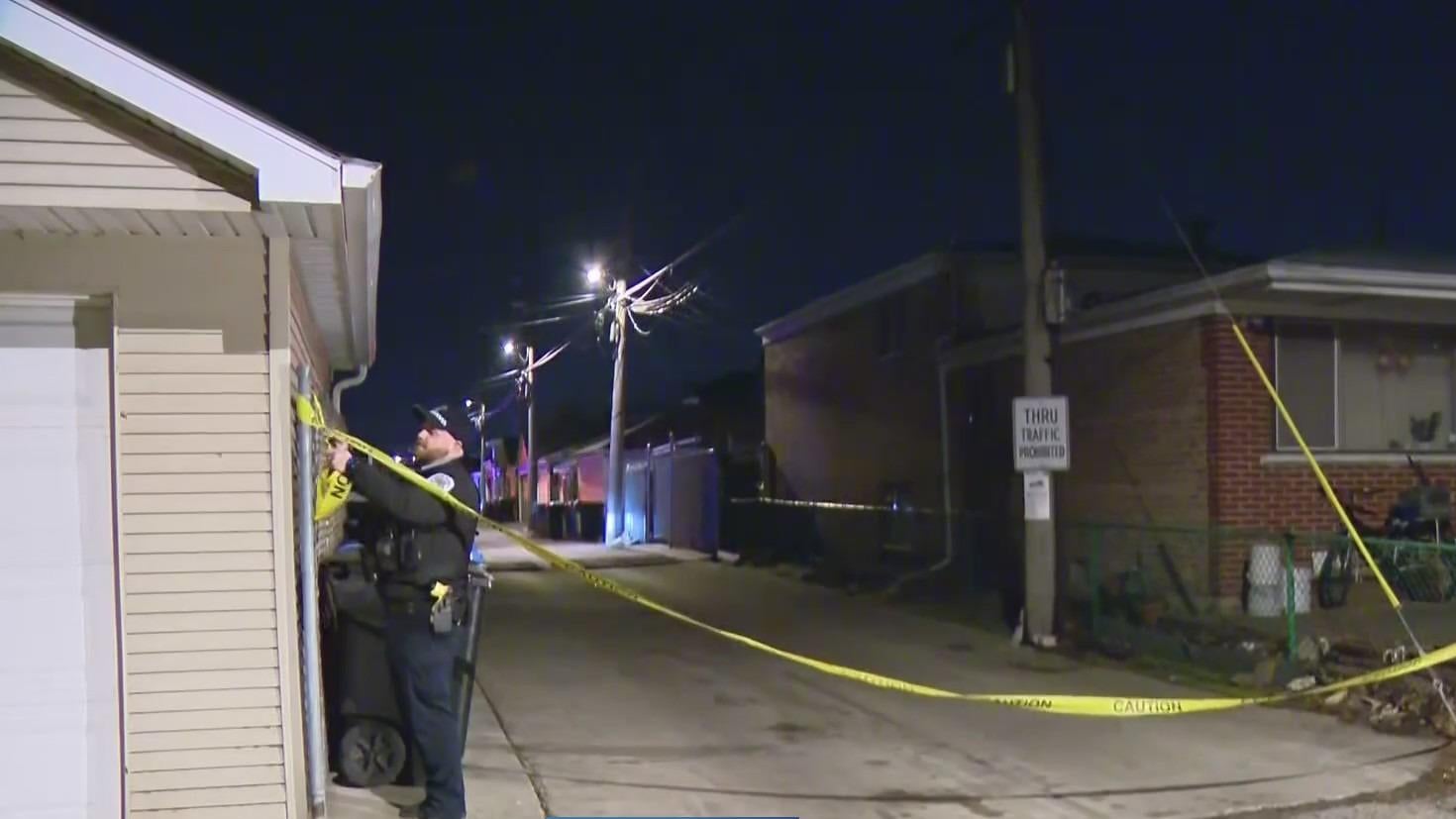 Body found in trunk of burning car in Bridgeport - CBS Chicago