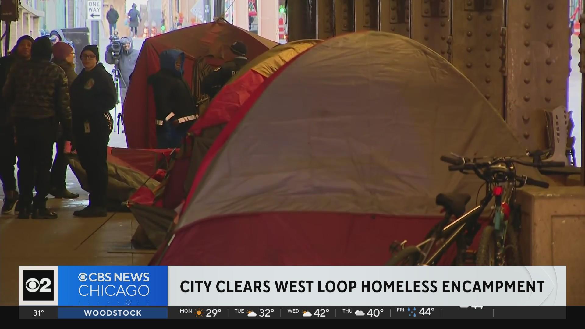 Chicago clearing out West Loop homeless camp to clean viaducts - CBS ...
