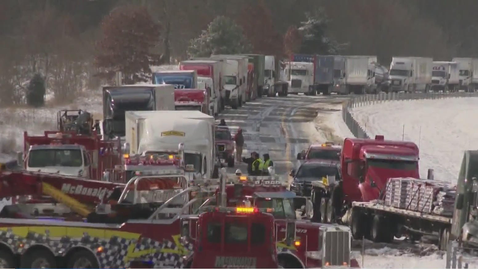 Blinding snow blamed for massive pileup on I-94 in Michigan - CBS Chicago