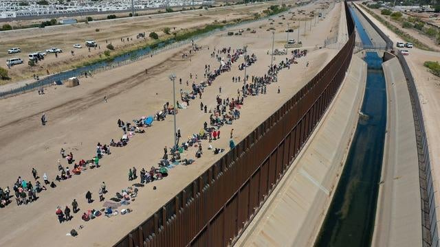 Texas immigration law known as SB4, allowing state to arrest migrants ...