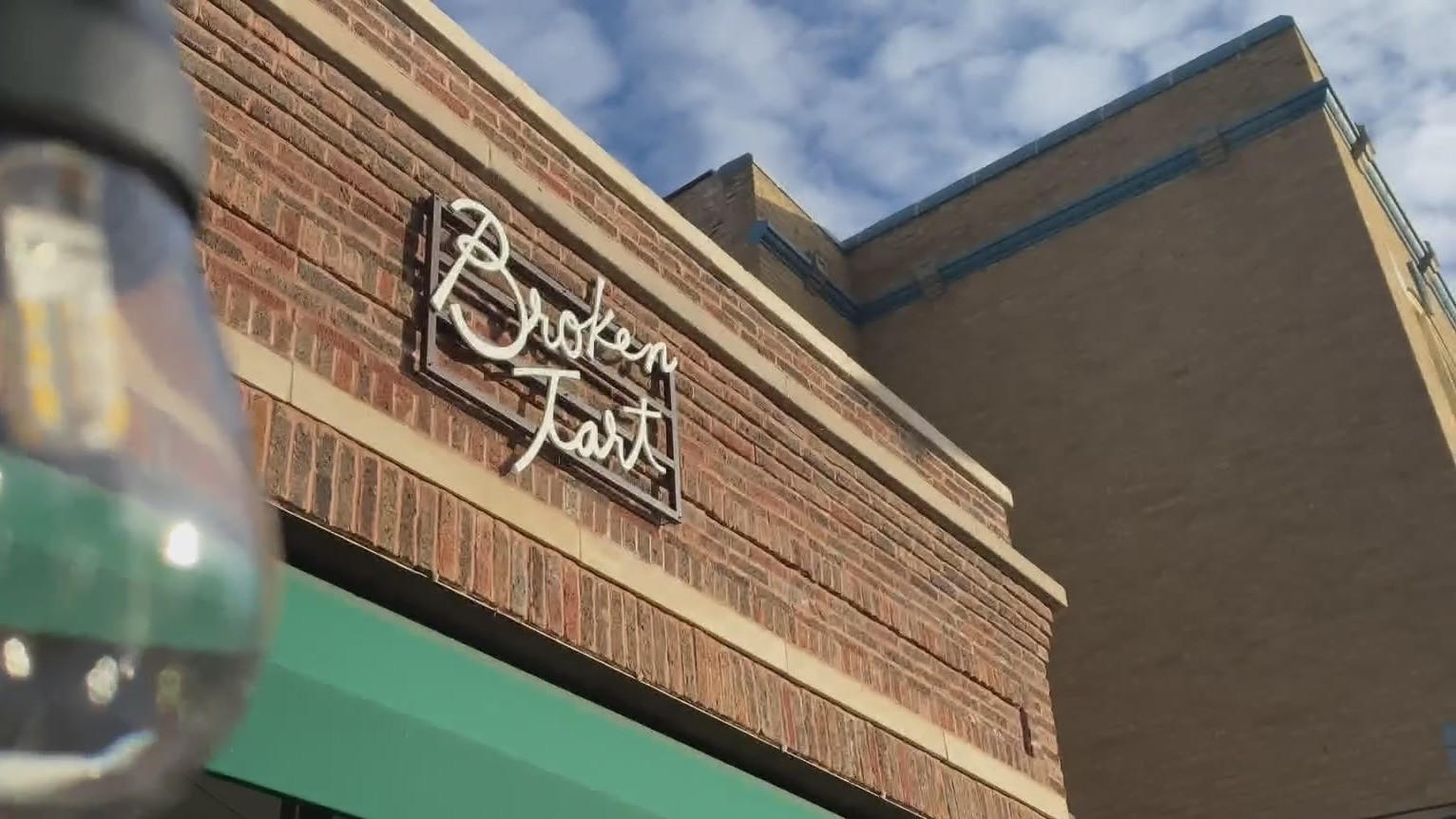 Sisters at suburban Chicago bakery connect community through love of ...