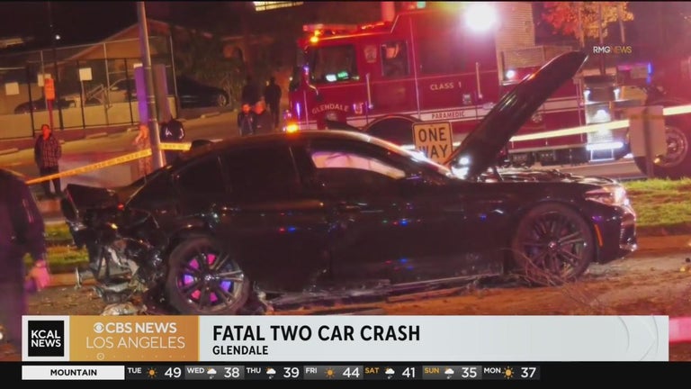 Man dead after violent two-car crash in Glendale - CBS Los Angeles