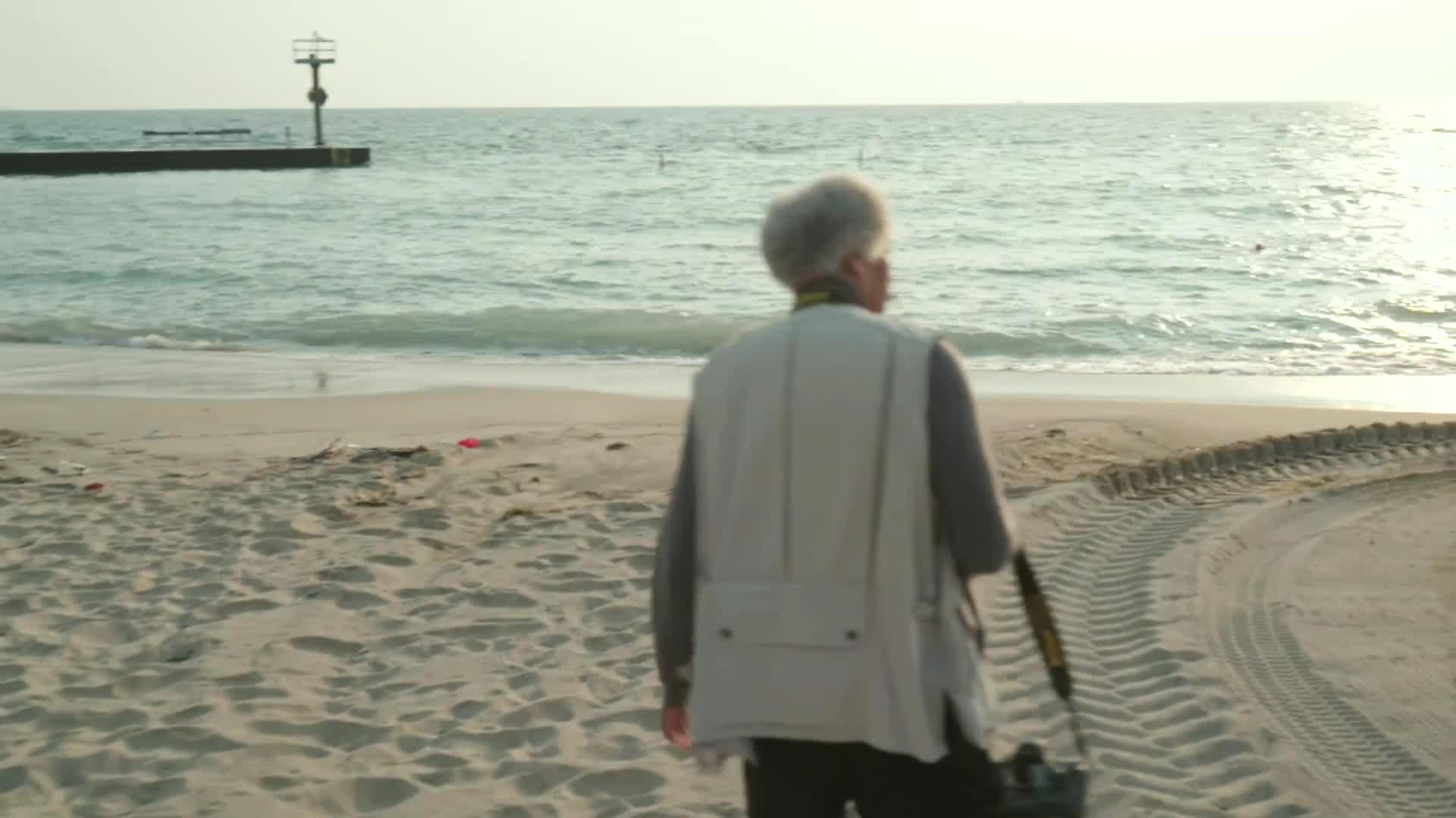 "Always in flight": Pulitzer-Prize-winning photojournalist John H ...