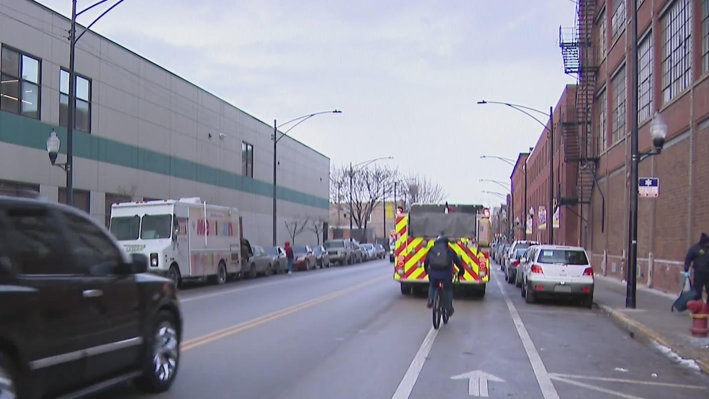 Alderpeople frustrated about poor conditions at migrant shelter - CBS ...