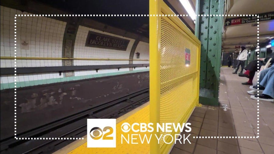 MTA installing more subway platform barriers this weekend - CBS New York