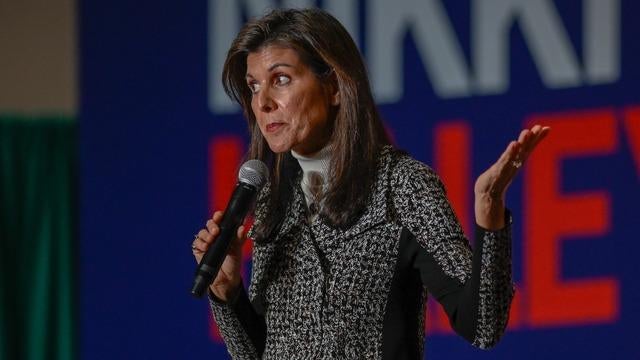 Nikki Haley makes surprise appearance at "Saturday Night Live" town ...