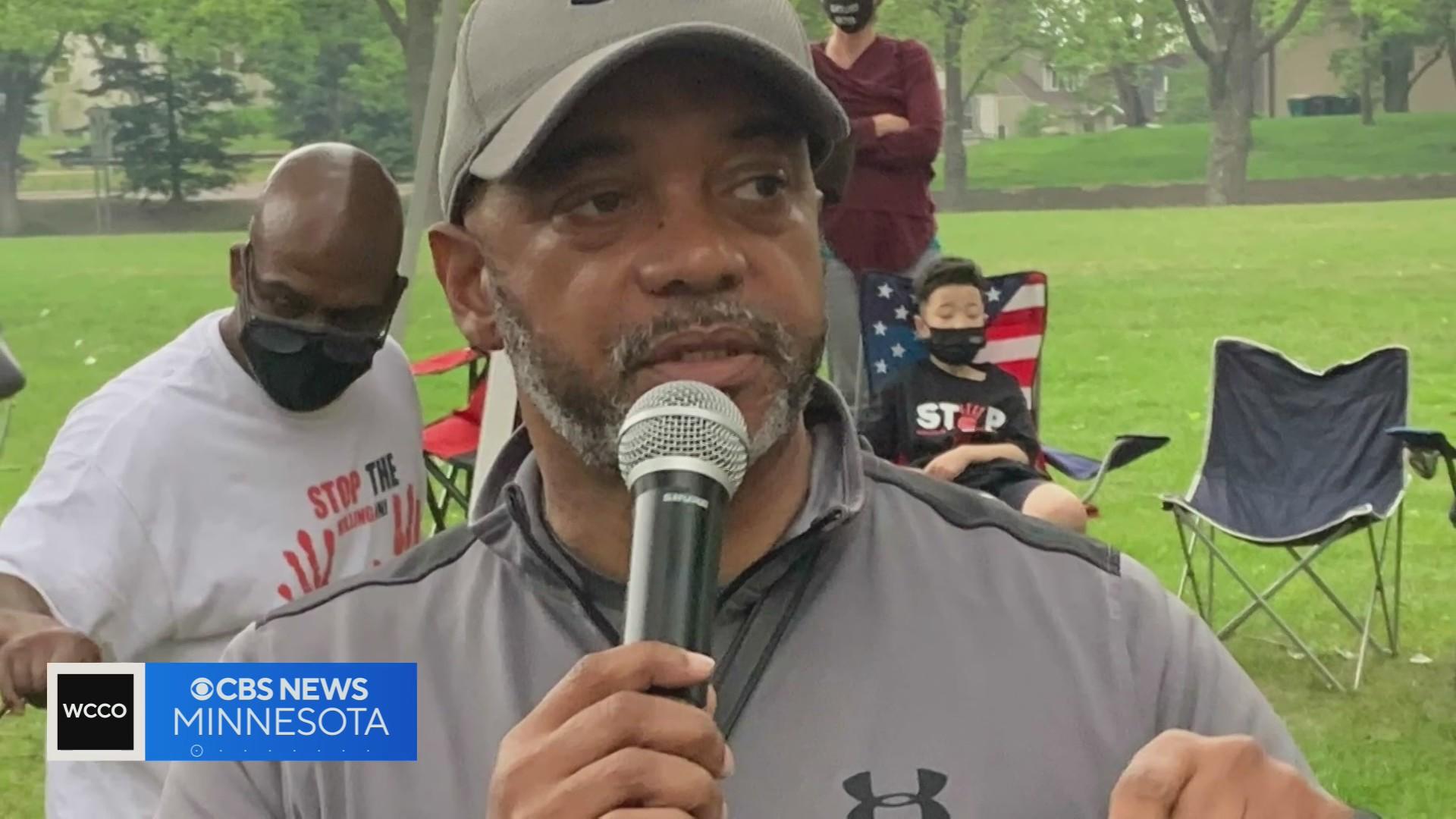 North Minneapolis pastor takes work to the streets: "Love works" - CBS ...