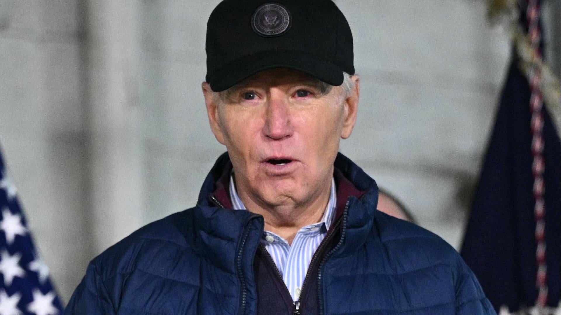 Fire still burning after freight train derails on Arizona-New Mexico ...