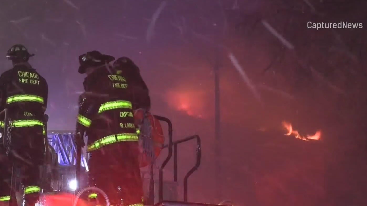 Fire rips through home in South Chicago neighborhood - CBS Chicago
