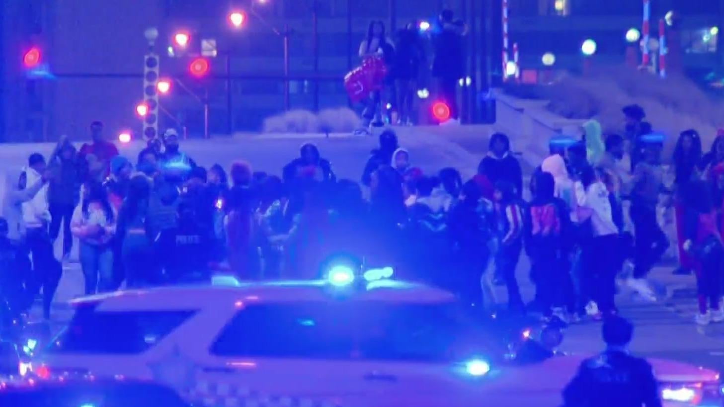 One dead in teen takeover of downtown Chicago; video shows hundreds ...