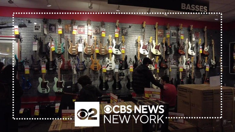 Sam Ash's Midtown Manhattan location set to close its doors - CBS New York