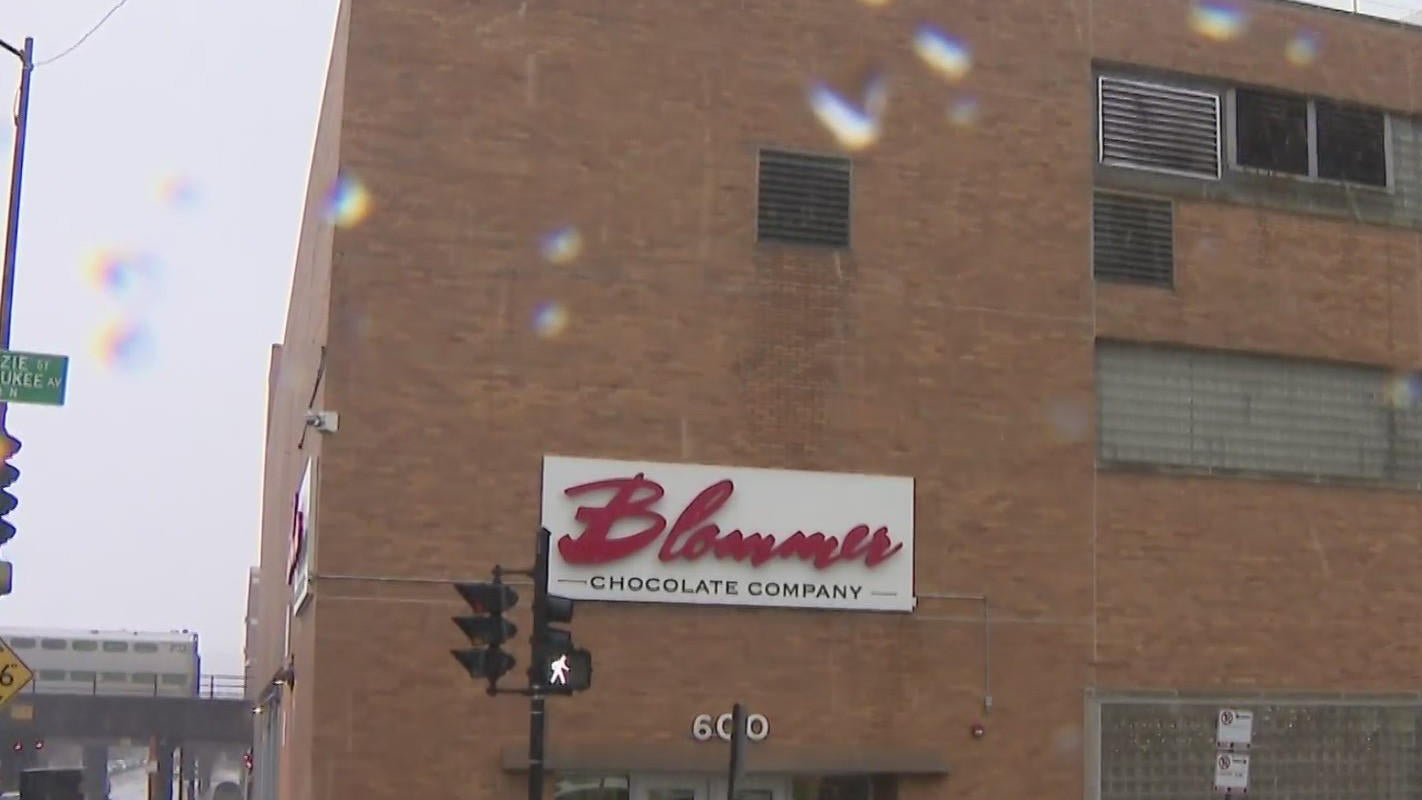 Blommer Chocolate Company closing Chicago manufacturing plant - CBS Chicago
