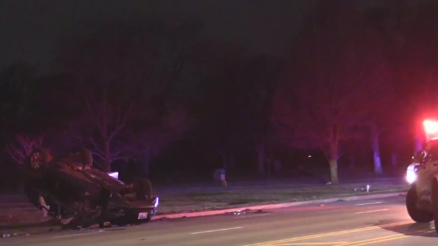 1 killed, two hurt in rollover crash on Chicago's Southwest Side - CBS ...
