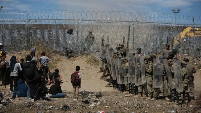 Appeals court keeps hold on Texas' SB4 immigration law while it ...