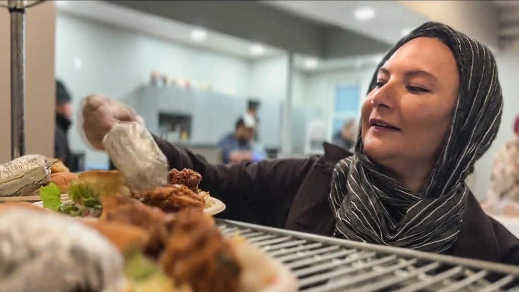 Peninsula Muslims break Ramadan fast with diverse congregation - CBS ...