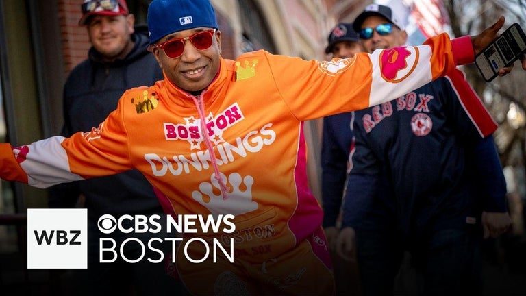 Brianna Wakefield, daughter of Tim and Stacy, throws out first pitch at ...