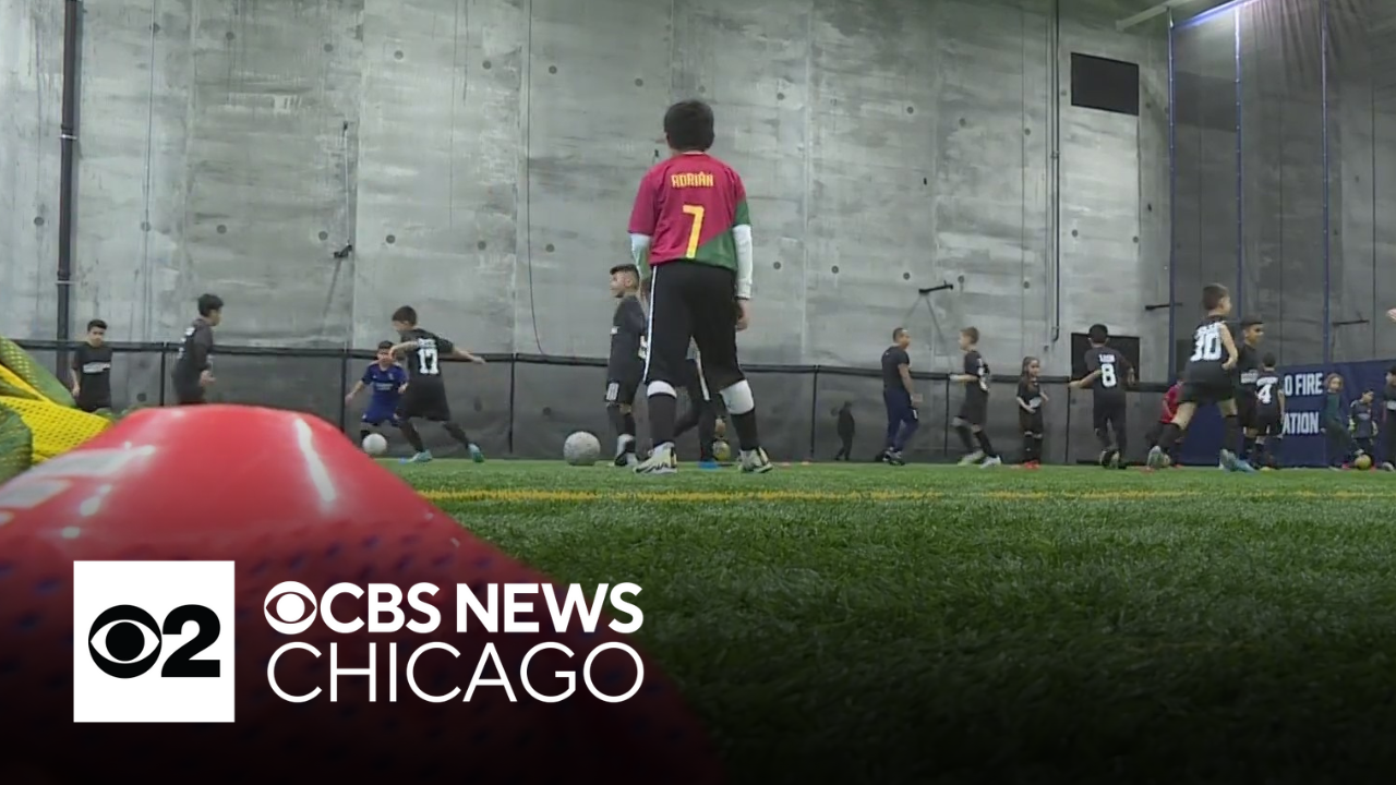 Nonprofit sports facility offers club soccer to kids in Chicago - CBS ...