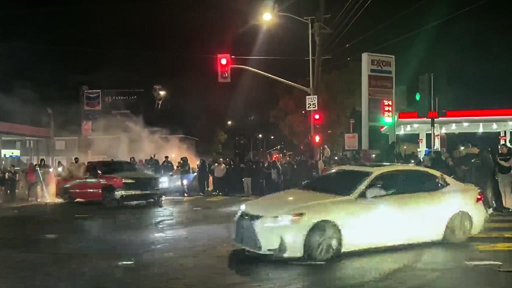 Wild night of Oakland sideshows caught on camera - CBS San Francisco