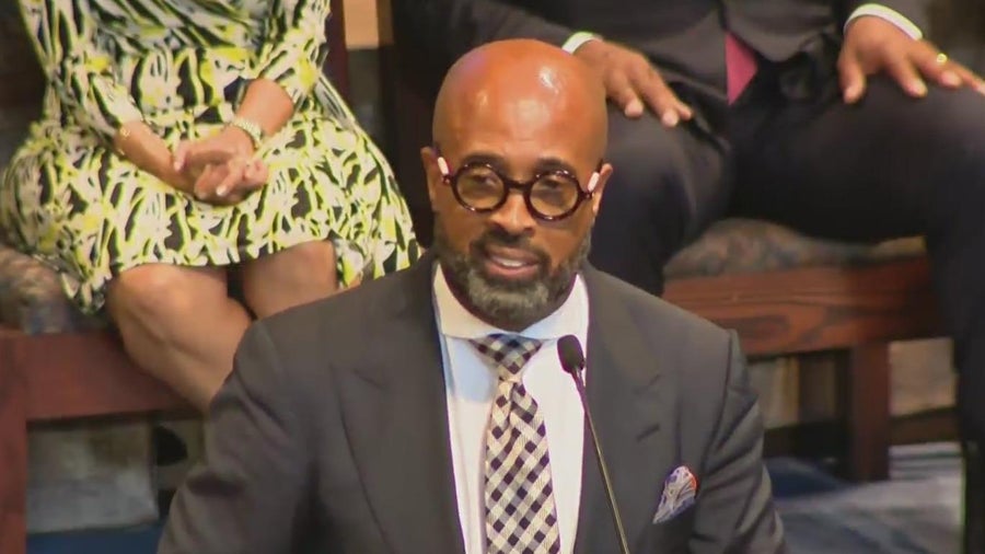 Dallas megachurch pastor steps down as head of Rainbow PUSH Coalition ...