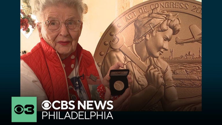 98-year-old "Rosie" Mae Krier revels in accepting Congressional Gold ...