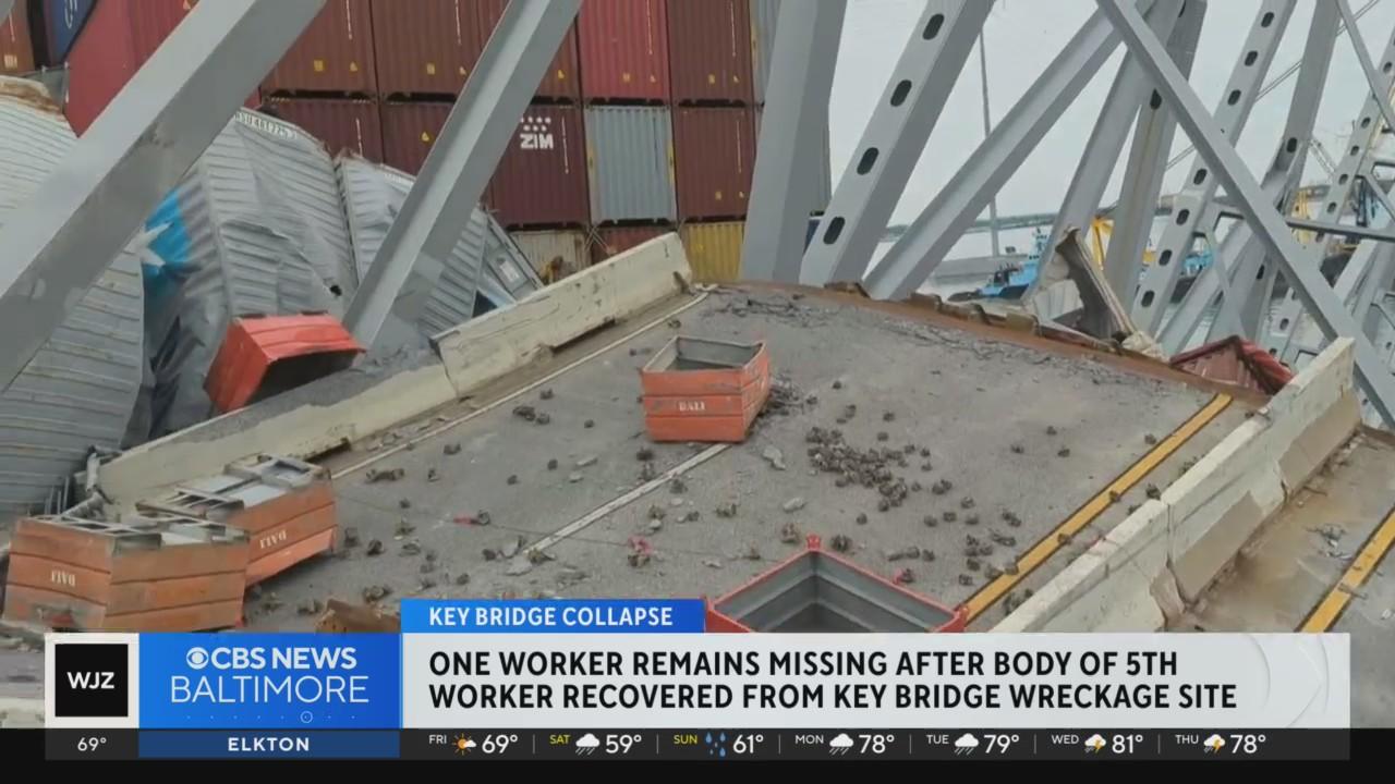 Section of collapsed Key Bridge to be lifted from Dali in operation to ...