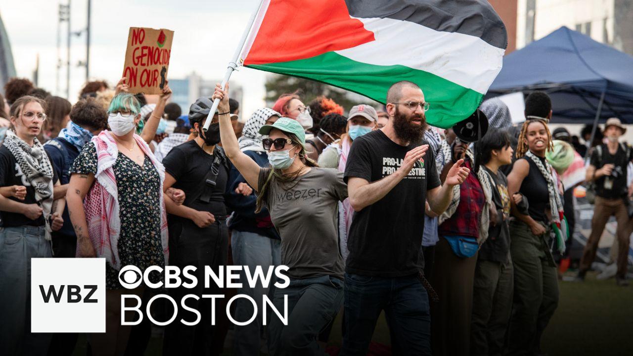 Pro-Palestinian protesters rush back into MIT encampment, block traffic ...