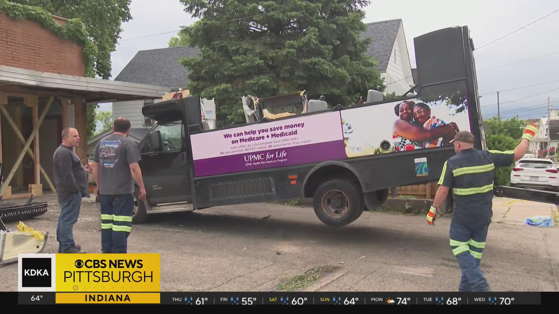 Van crashes into Washington County building - CBS Pittsburgh