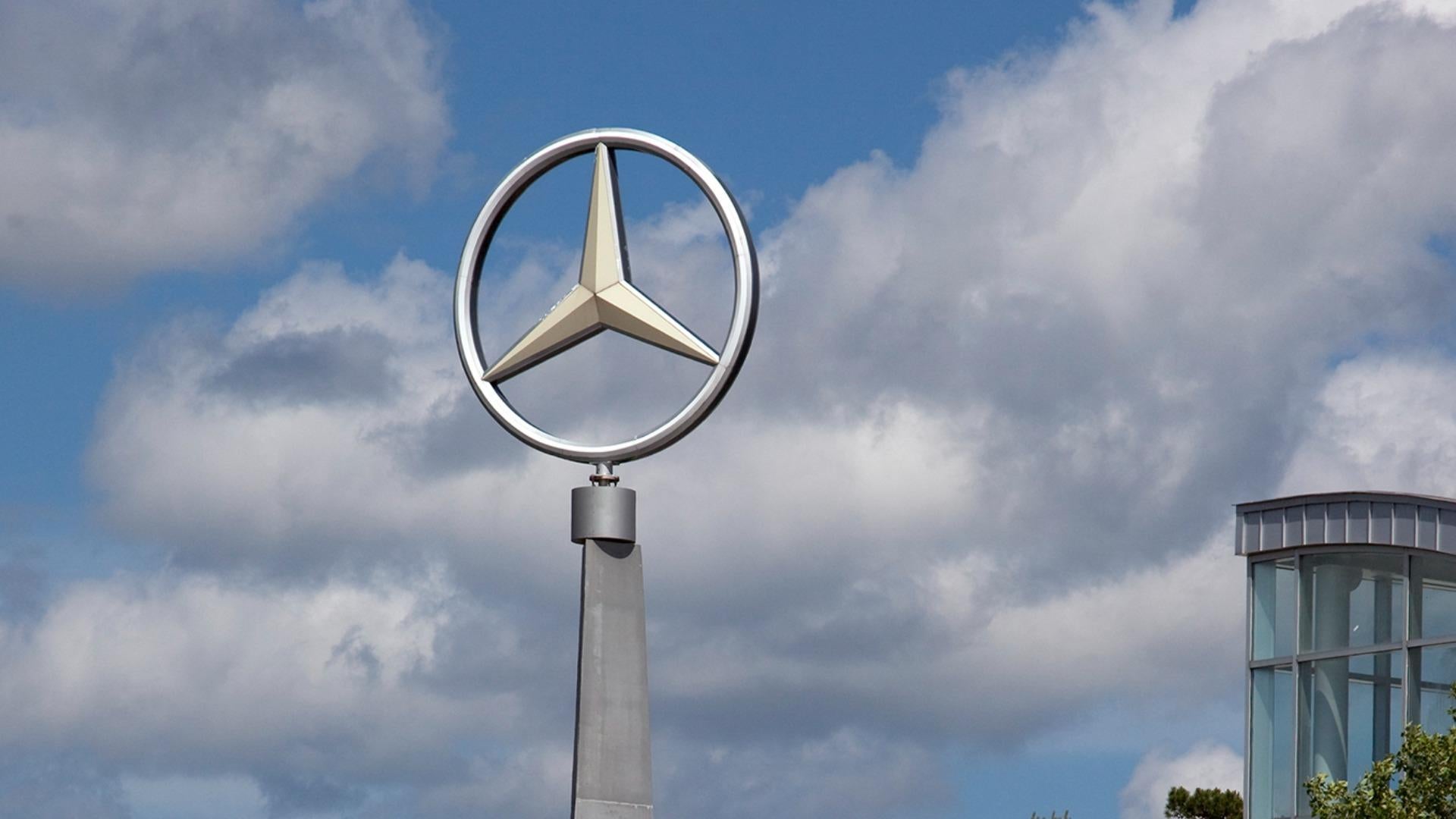Mercedes-Benz faces crucial test as Alabama workers vote on whether to ...