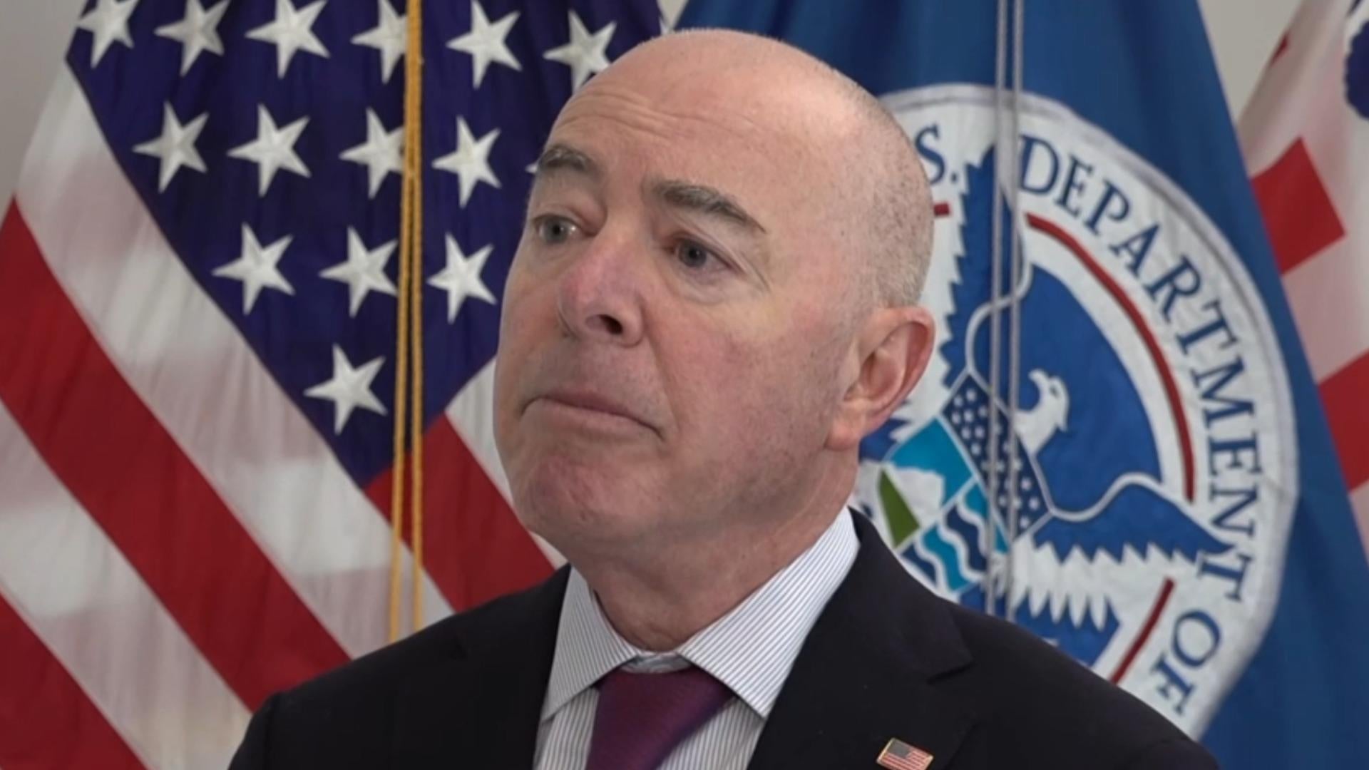 Migrant crossings at U.S.-Mexico border plunge 54% from record highs, internal figures show ...