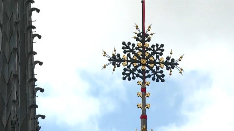 Fire breaks out in spire of Rouen Cathedral in northwest France - CBS News