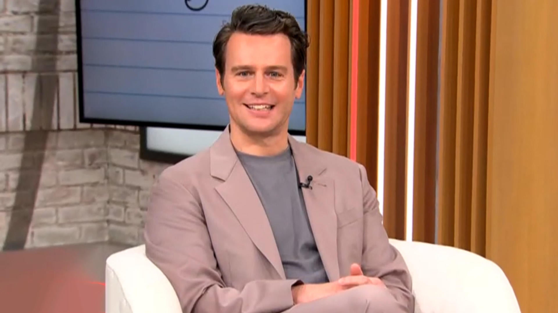 Jonathan Groff on inspiring revival of "Merrily We Roll Along" after ...