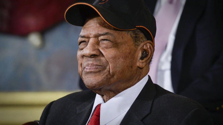 How Willie Mays, the "Say Hey Kid," inspired generations with his ...