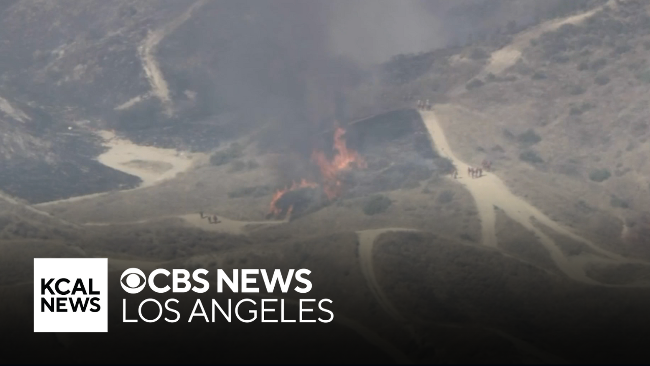 Crews completely contain 344-acre Round fire in Moreno Valley - CBS Los ...