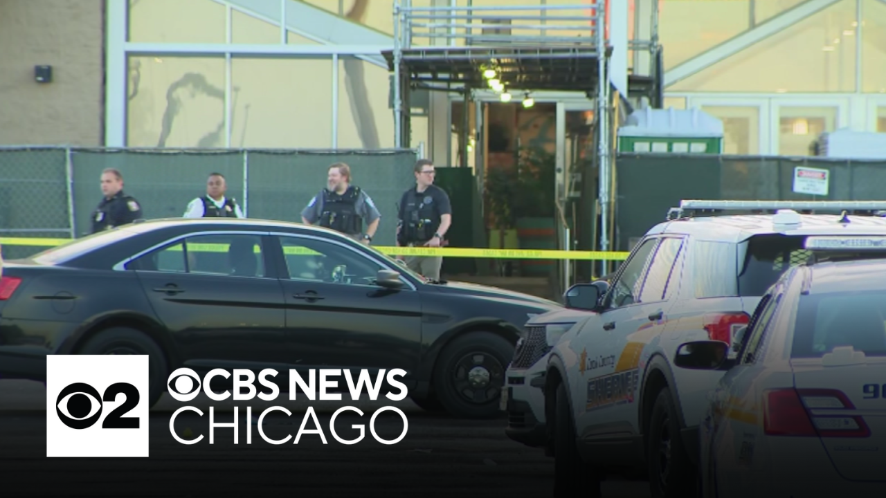 2 people shot during altercation at suburban Chicago mall - CBS Chicago