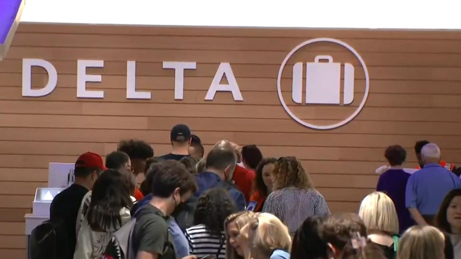 Delta faces federal investigation as it scraps hundreds of flights for ...