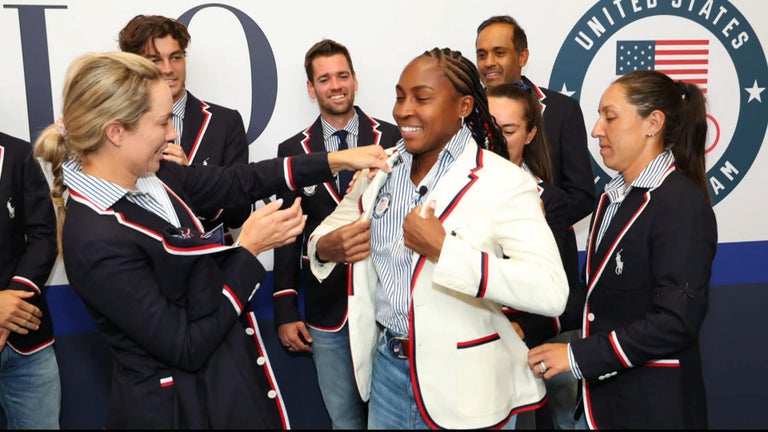 Coco Gauff wins WTA Finals for the first time by rallying to beat Zheng Qinwen - CBS News