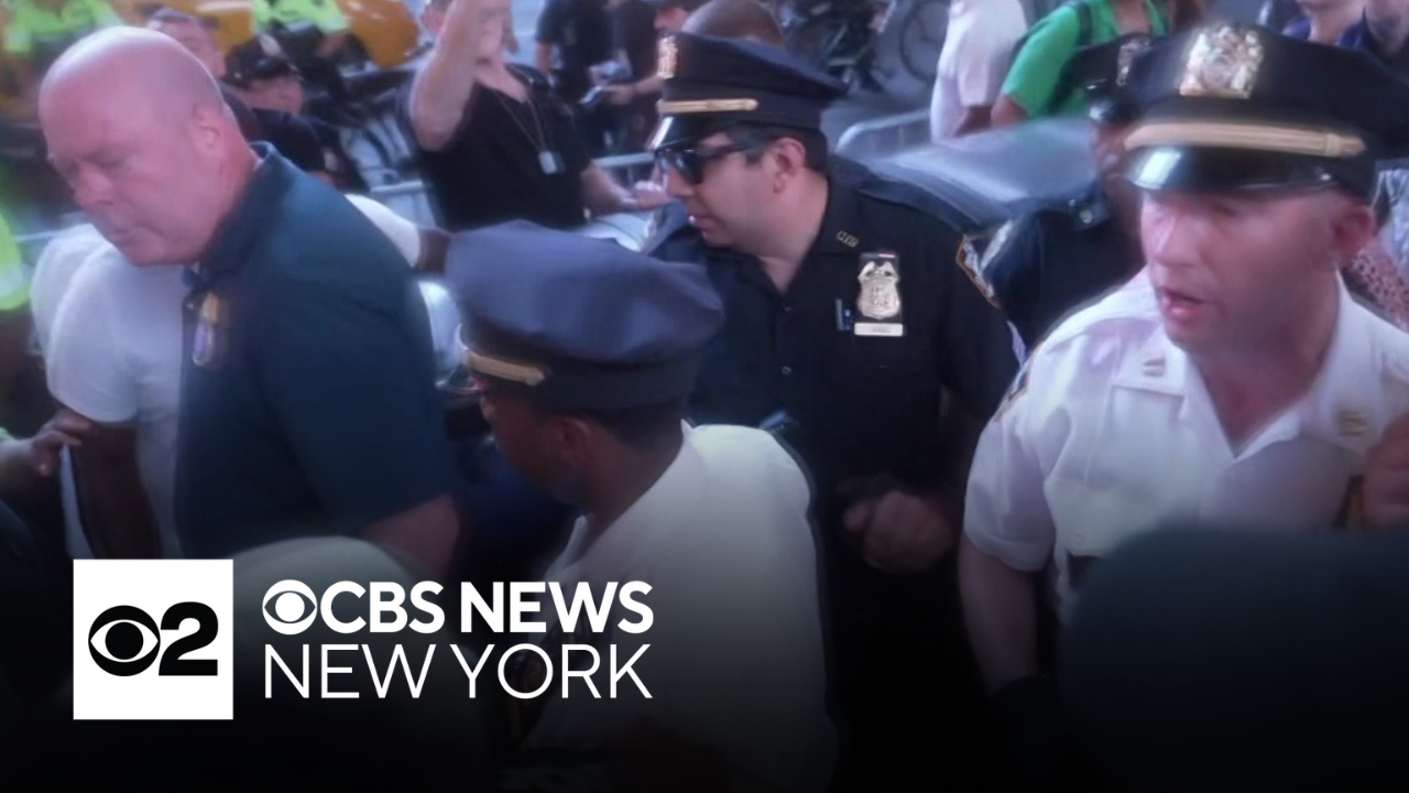 Children hurt with pepper spray during Times Square protest, NYPD says ...