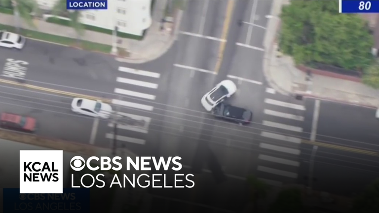 Pursuit suspect crashes into innocent driver in LA's Mid-Wilshire neighborhood - CBS Los Angeles