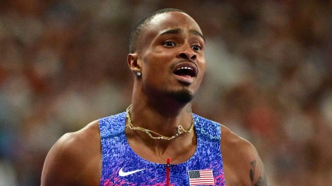 USA's Quincy Hall passes 3 runners in final stretch to win gold medal ...