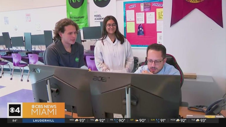 Miami-Dade teachers, students learning how make most out of artificial ...