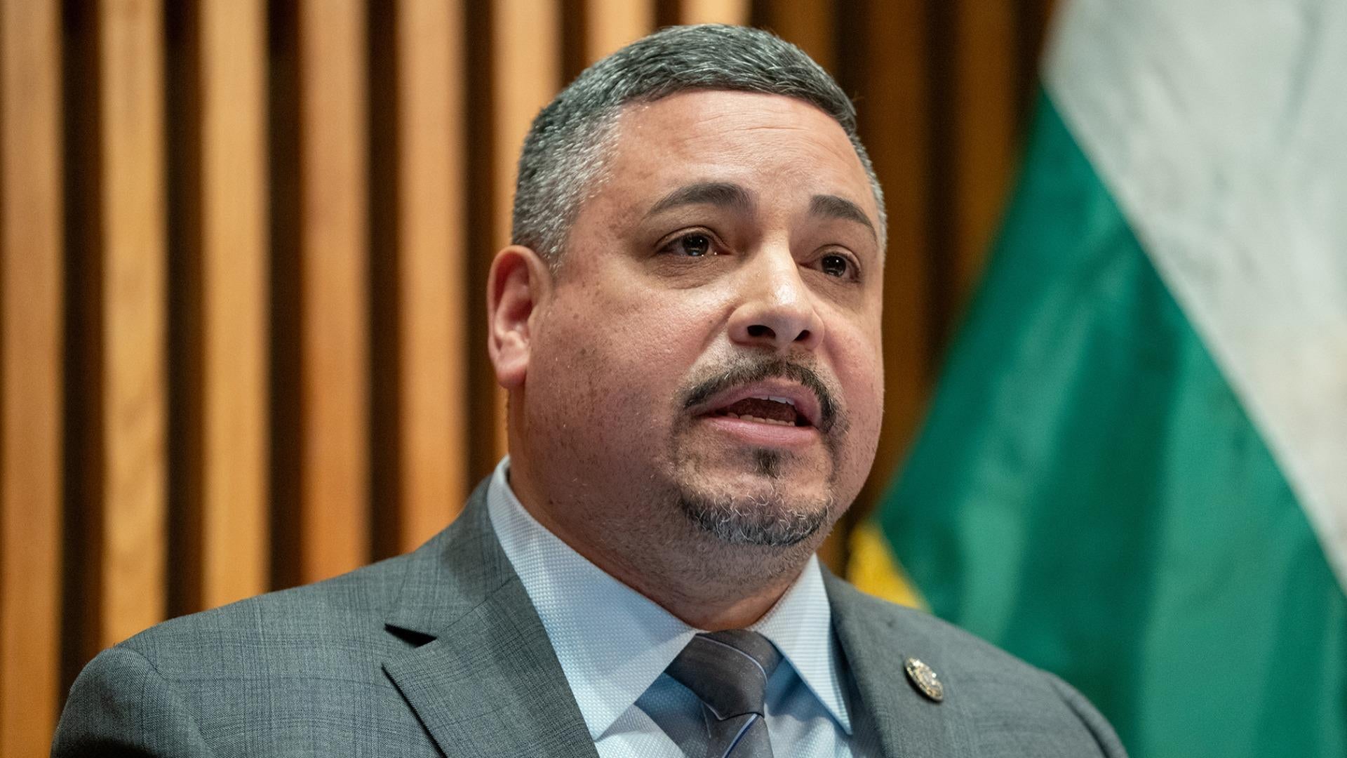 Feds serve search warrants on interim New York City Police Commissioner ...