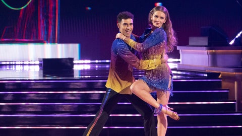 Anna Sorokin, convicted con artist, appears on "Dancing With the Stars ...